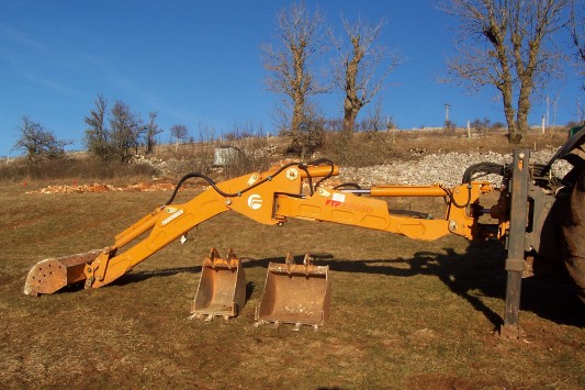 Retroescavatori usati e nuovi su MachineryZone